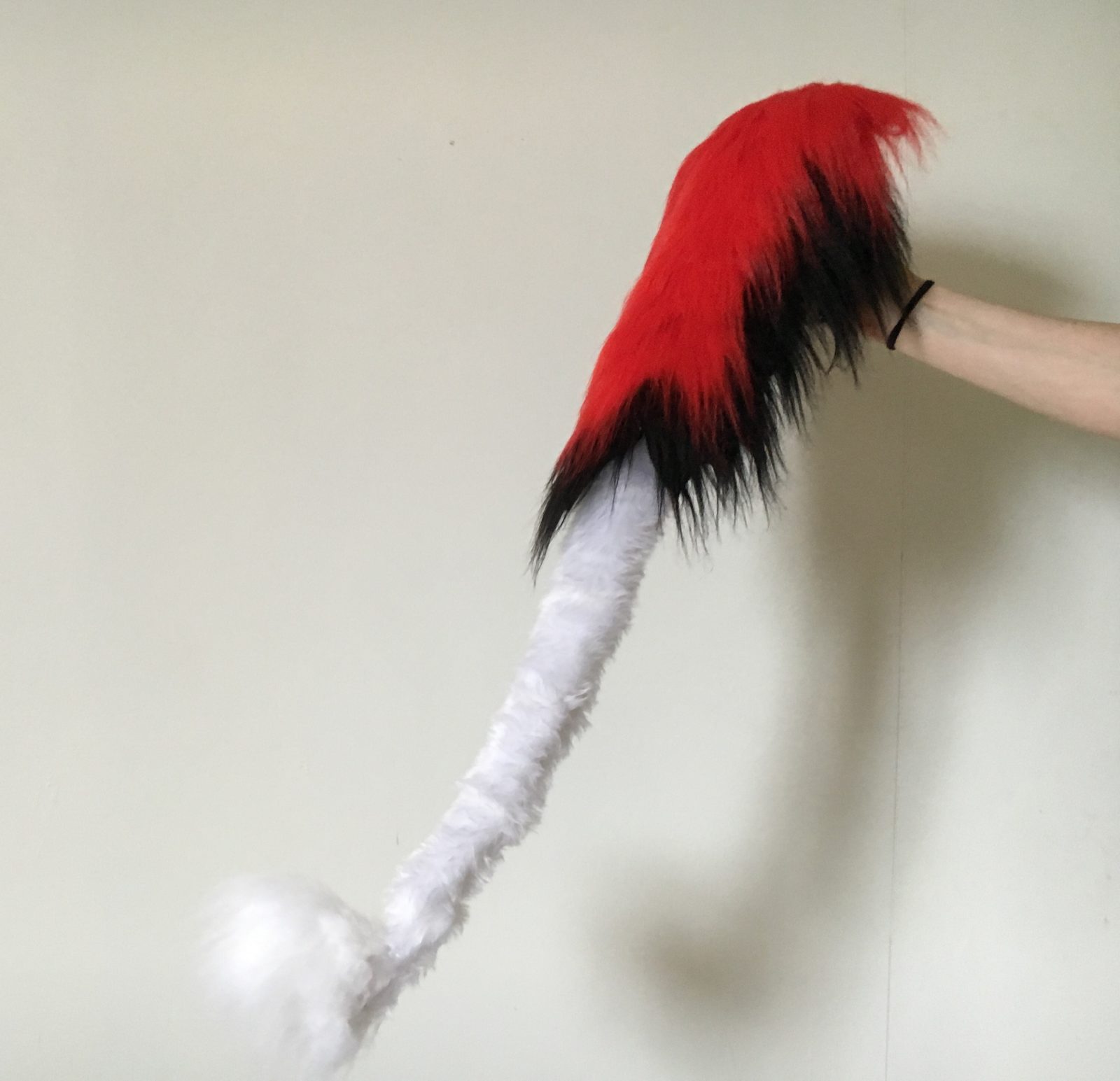 Sergal tails that wag and tremble, stand up and get frisky