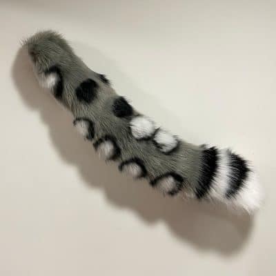 Moving leopard tails that wag and tremble, stand up and get frisky!